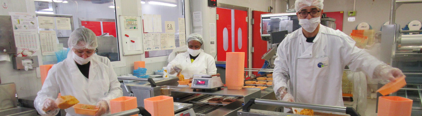 Les agents de la restauration collective assurent leur mission de ...